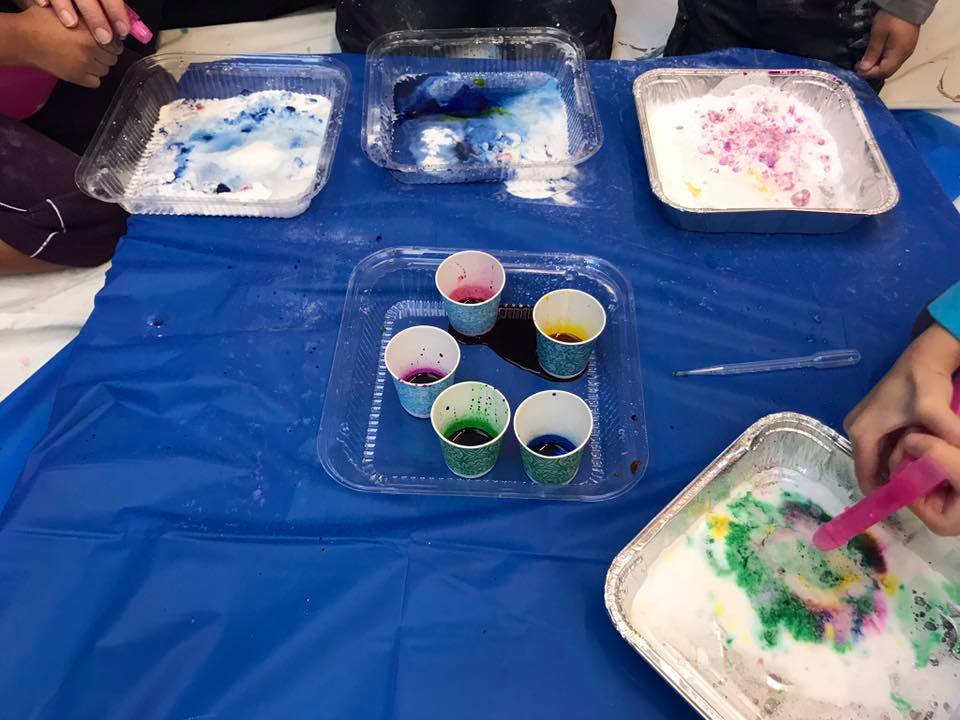 Preschool STEAM – Fizzing Colors – Kids Blog